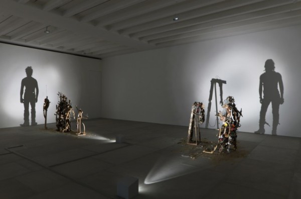 Tim Noble & Sue Webster | Tiene vytvorené z odpadu