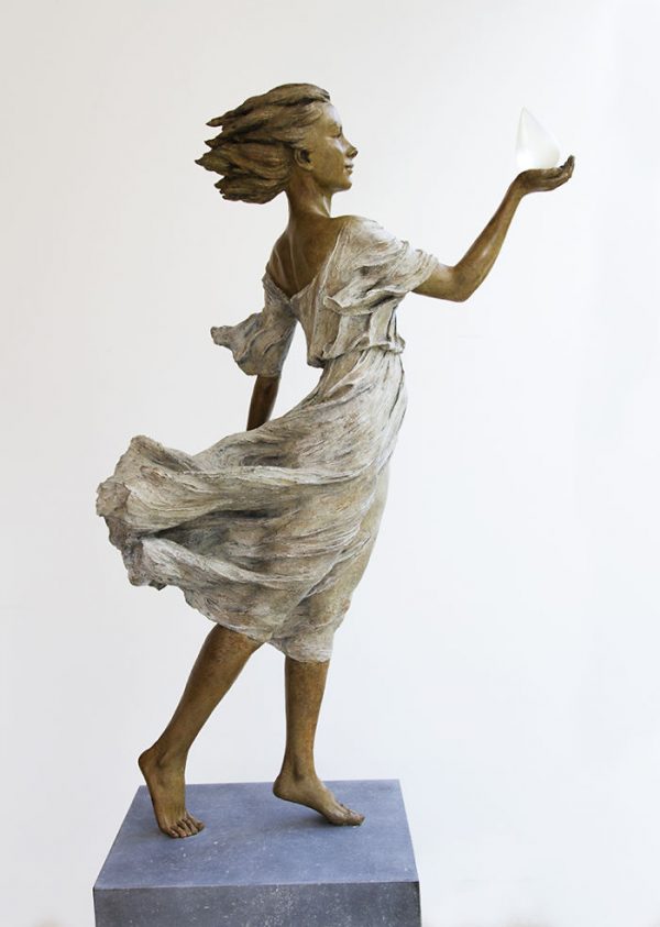 Sochy žien v renesančnom štýle tvorí Luo Li Rong v životnej veľkosti