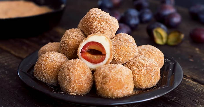 Slivkové gule zo zemiakového cesta | Tradičný recept ako od babičky Slivkové gule zo zemiakového cesta | Tradičný recept ako od babičky